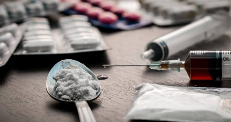 Adicción: Causas, Síntomas y Tratamientos - Salud teu